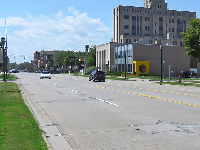 Wide boulevards and stately architecture give Bay City that "I can breathe here" feeling missing from those claustrophobic big-city retirement spots.