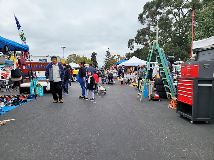 Find a new best friend or a vintage ladder&mdash;it&rsquo;s all part of the fun! Serious deals are brewing here in Oakland.