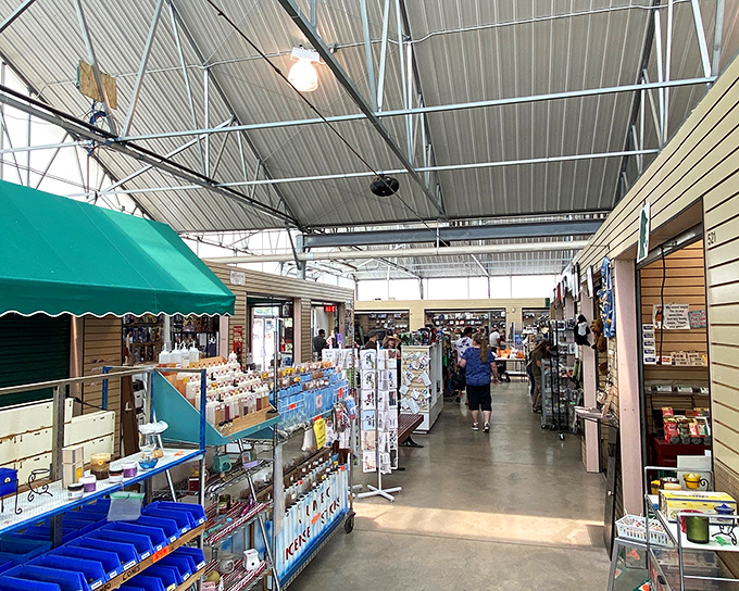 The weekend bazaar in full swing! Colorful tents, eager shoppers, and that unmistakable energy of treasure hunters on the prowl.