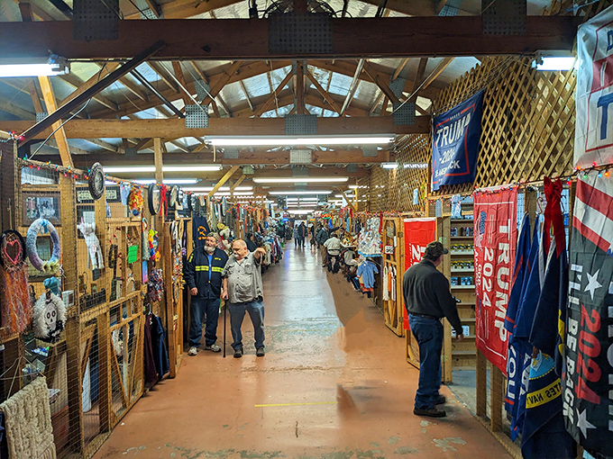 Go treasure hunting! Wander down the aisles and discover everything from local crafts to unique political souvenirs and unexpected finds.