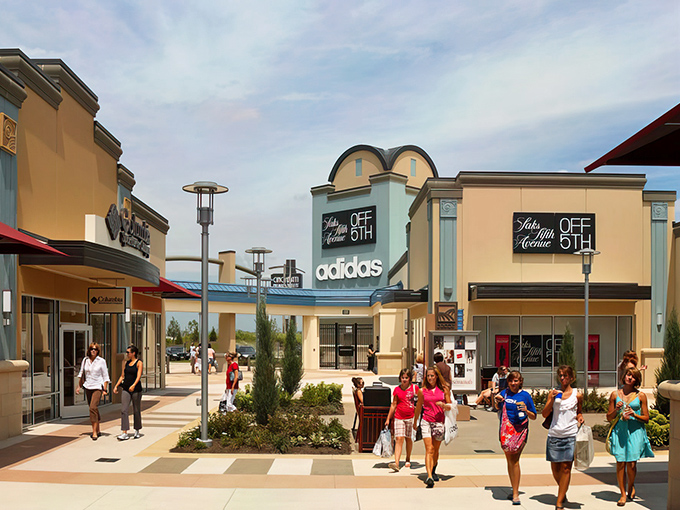 The sprawling outdoor design of Cincinnati Premium Outlets invites shoppers to stroll between stores while hunting for deals that would make even the most frugal aunt proud.
