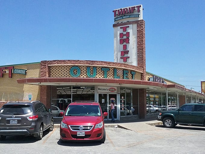 The retro-fabulous exterior beckons like a mid-century movie marquee announcing the day's feature presentation: "Bargains, Now Showing!"