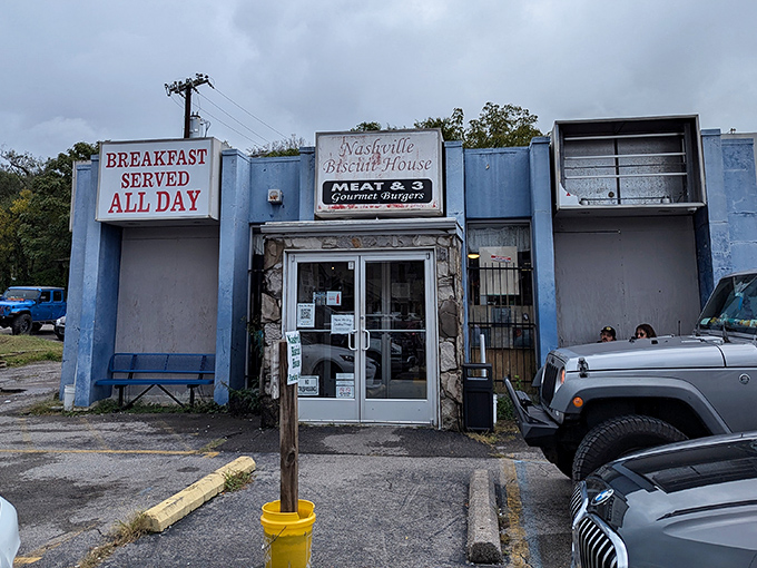 Rain or shine, this blue beacon of breakfast beckons hungry Tennesseans with a simple promise that never goes out of style: "BREAKFAST SERVED ALL DAY."