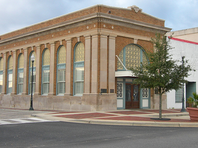 Downtown Andalusia proves that affordable living doesn't mean sacrificing charm&mdash;just look at those historic streetscapes and reasonable property taxes.