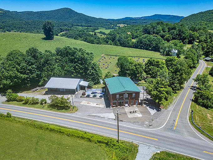 Panoramic perfection! Troutdale's rolling hills and mountain backdrop create a scene so idyllic you'll wonder if you've wandered into a Bob Ross painting.
