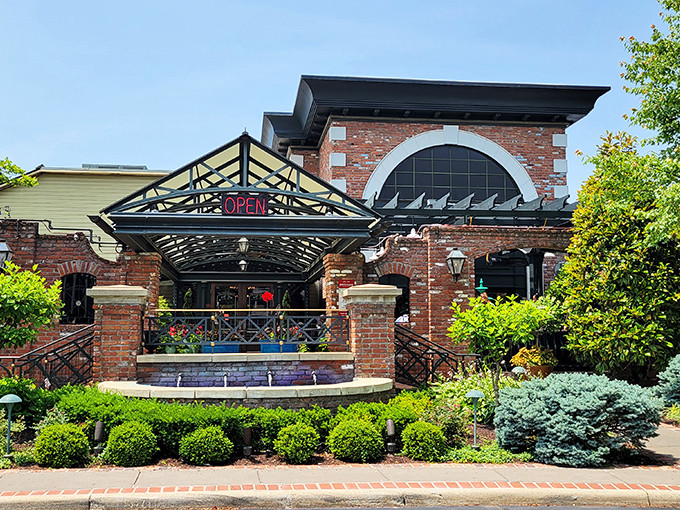 The brick facade of Pappadeaux welcomes you like an old friend with a secret, complete with a covered entrance that practically whispers "come on in."