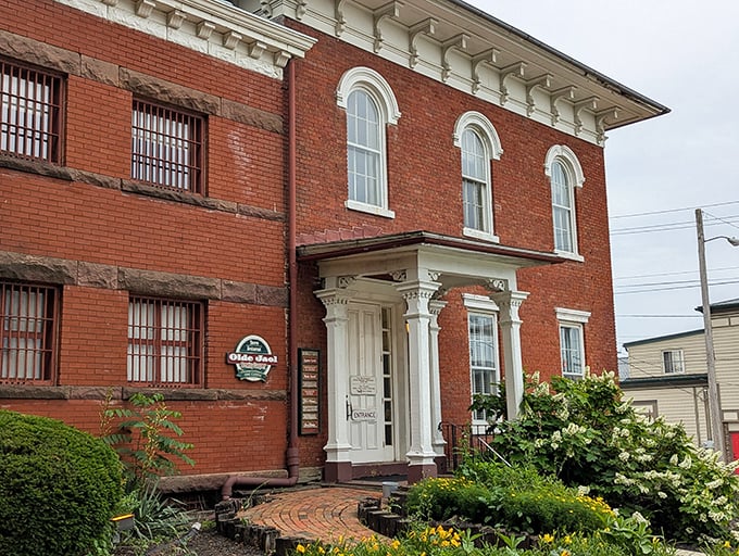 That's not just any old building – that's your dinner destination disguised as a piece of American history with perfect parking.