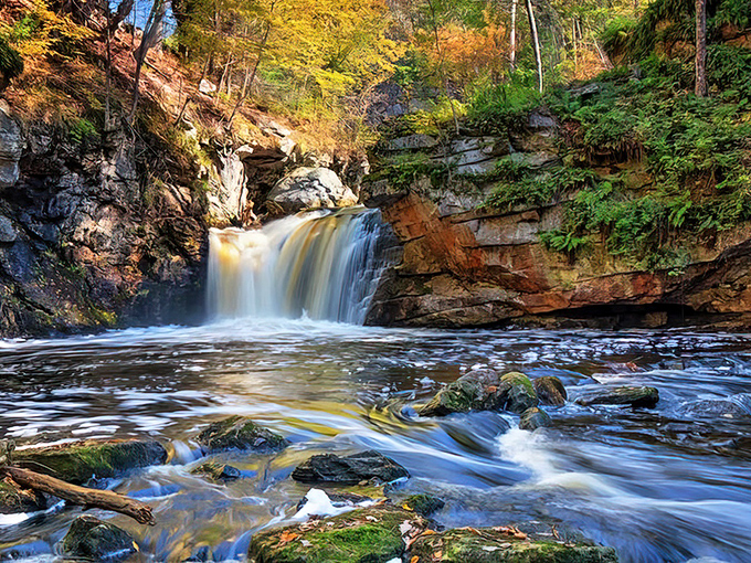 Nature's perfect watercolor &ndash; Doane's Falls cascades over ancient stone, creating a symphony of sound and light that mesmerizes every visitor.