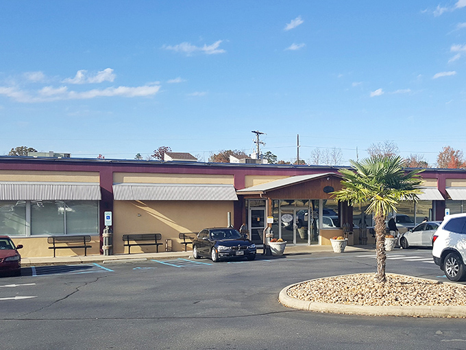 The modest exterior of Captain Steve&rsquo;s gives nothing away, concealing a bounty of seafood riches within. Like a seasoned poker player, it saves its winning hand for those who walk through the door.