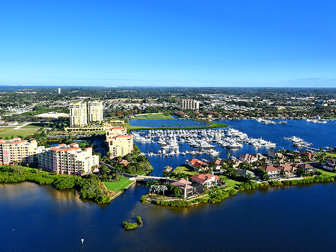 Waterfront living doesn't get more picturesque than Palmetto's marina views. Where boats bob gently in the sunshine and retirement dreams come true.