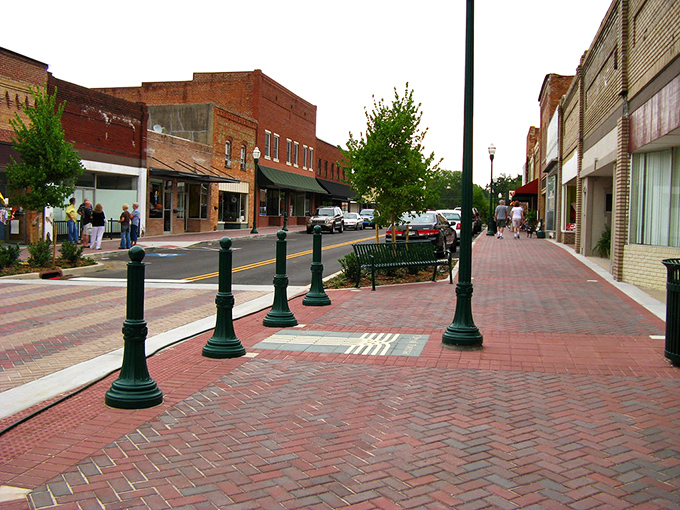 Downtown Toccoa's brick-paved sidewalks and vintage lampposts aren't from a movie set&mdash;they're the real deal, where locals actually stroll and chat without checking their phones.