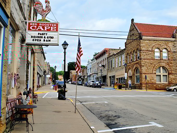 The Red Rooster Caf&eacute;'s iconic sign promises comfort food that would make your grandmother nod in approval &ndash; assuming grandma was an excellent cook.