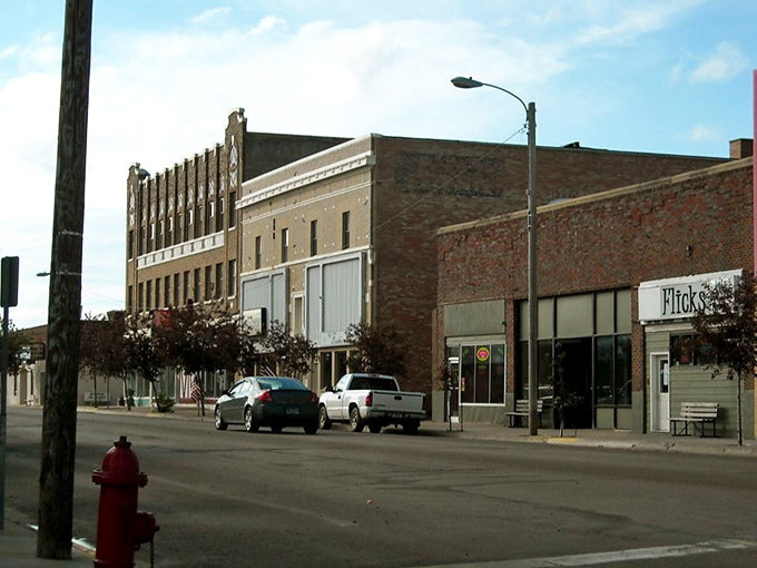 Downtown Glasgow's historic buildings create a Norman Rockwell painting come to life, where time moves at a gentler pace.
