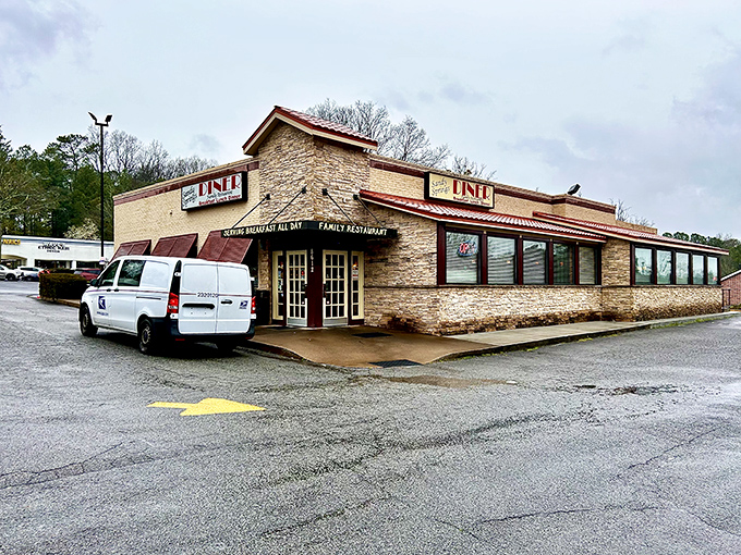 The unassuming exterior that's been fooling passersby into thinking it's just another diner &ndash; their delicious loss!