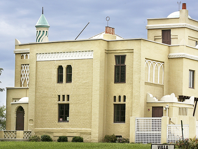 When a Moroccan palace decides Illinois is the perfect retirement destination, architectural magic happens on the Mississippi.