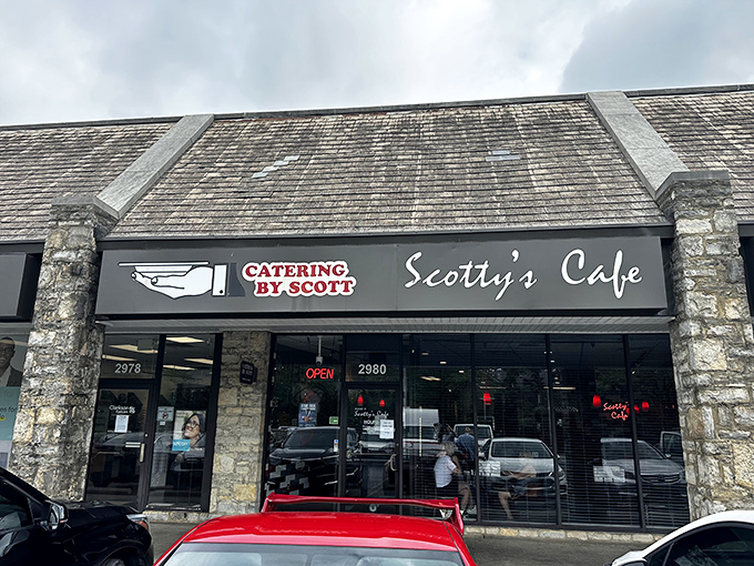 Scotty's Café nestles into its stone-faced strip mall home like a culinary secret waiting to be discovered by hungry Columbus explorers.