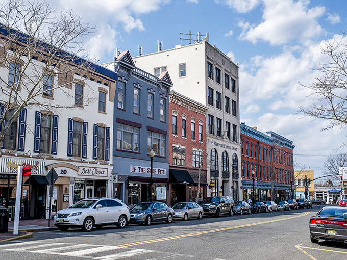 Broad Street's colorful historic facades create a main street so picturesque you'll wonder if you've wandered onto a movie set. Small-town charm with big-city sophistication.