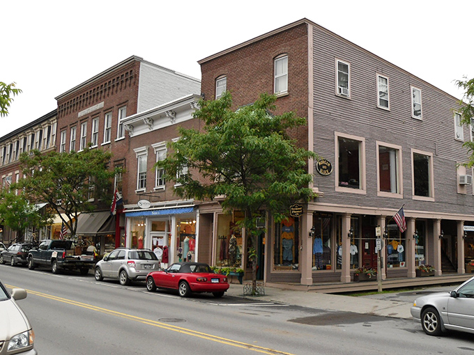 Downtown Woodstock's historic buildings aren't just pretty faces&mdash;they're like architectural time machines with shopping bags.