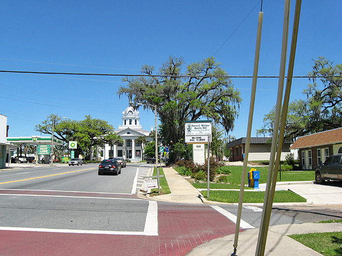 Downtown Monticello's historic courthouse stands like a Southern gentleman in his Sunday best, complete with a stately dome and Spanish moss accessories.