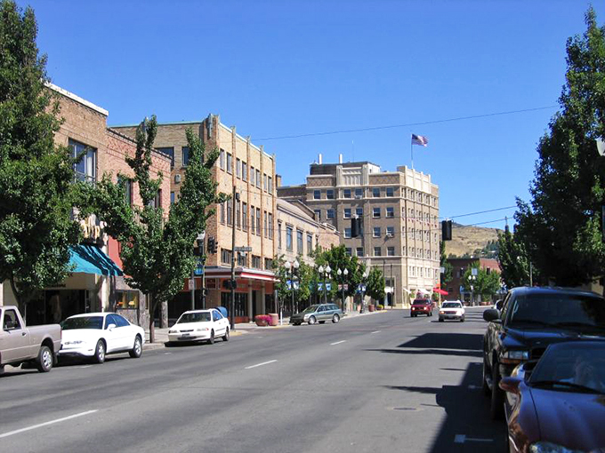 Downtown Klamath Falls showcases classic brick architecture that whispers stories of the past while offering modern-day affordability that makes retirees smile.