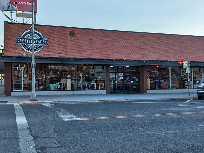 The unassuming brick fa&ccedil;ade of Yesteryears Antique Mall hides a labyrinth of treasures that would make Indiana Jones rethink his career choices.