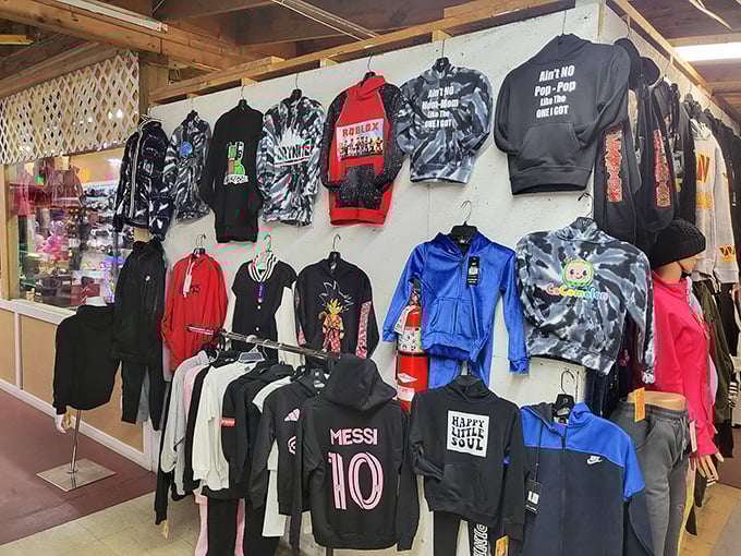 Anime fans rejoice! This clothing stall offers everything from Dragon Ball Z hoodies to Messi jerseys&mdash;pop culture paradise under one roof.