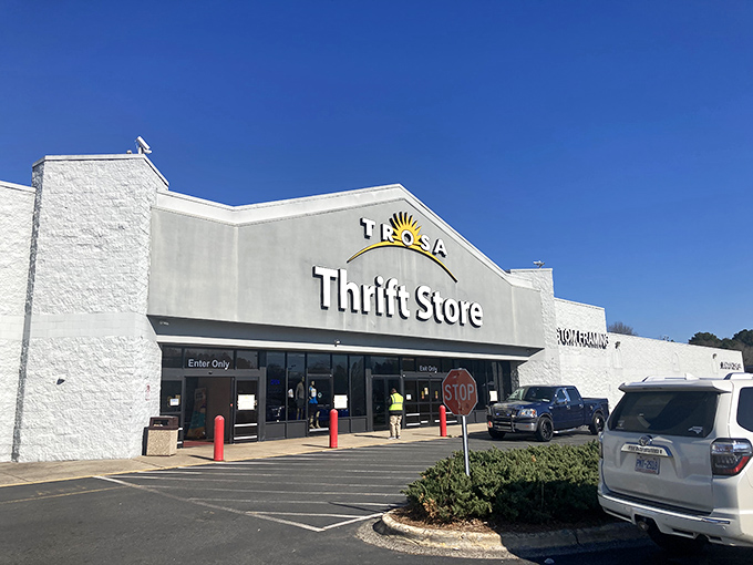 Under clear blue Carolina skies, this unassuming white building houses more secondhand wonders than your grandmother's attic—and with considerably less dust.