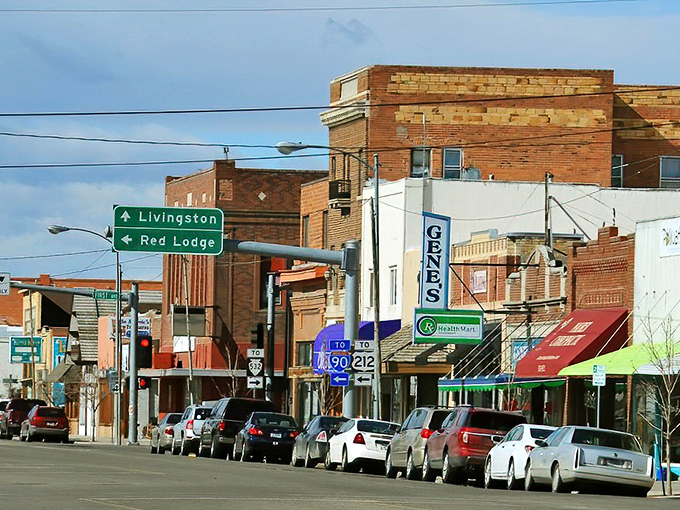 Main Street Laurel looks like someone pressed pause on 1950 and forgot to hit play again.