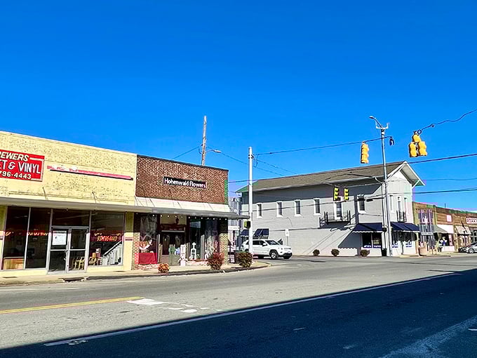 Enjoying a sunny afternoon drive through the charming, historic downtown of Hohenwald, Tennessee. So peaceful!