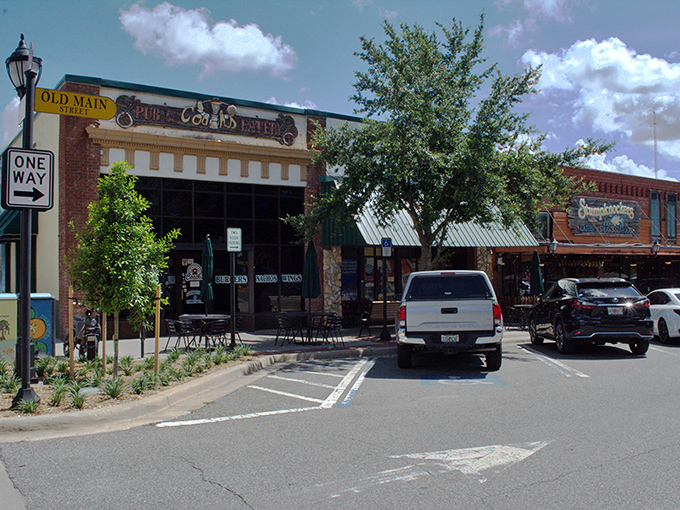 Stumpknockers and Old Main Street create that perfect blend of yesterday's architecture with today's dining scene&mdash;small-town Florida at its most authentic.