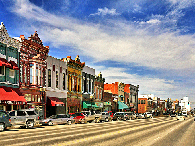 Downtown Ottawa's colorful facades aren't just pretty faces&mdash;they're time capsules housing modern businesses where shopkeepers still remember your name and favorite order.