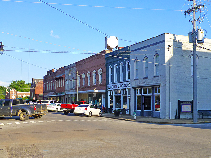 Historic downtown Corinth serves up architectural eye candy that costs absolutely nothing to admire from the sidewalk.