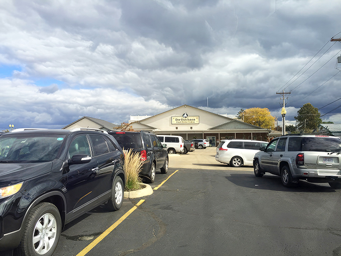 Pull into the lot and join the crowd! Friendly, home-style Amish cooking awaits you at Der Dutchman.