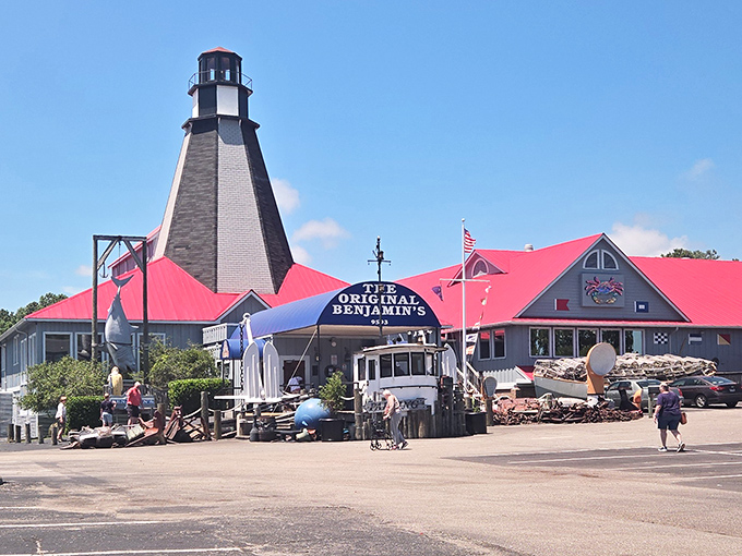 A second view of that unmistakable lighthouse silhouette &ndash; like a maritime Bat-Signal for those with empty stomachs and seafood cravings.