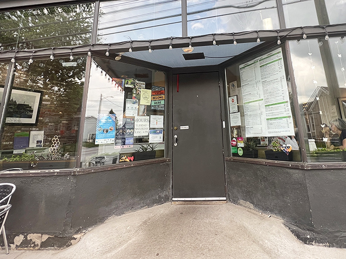 A welcoming entrance that says "abandon all diets, ye who enter here" &ndash; the first step on your journey to pastry nirvana.