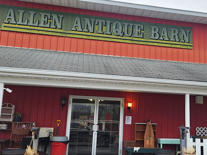 This red barn exterior promises more treasures inside than a pirate's map could ever lead you to. 