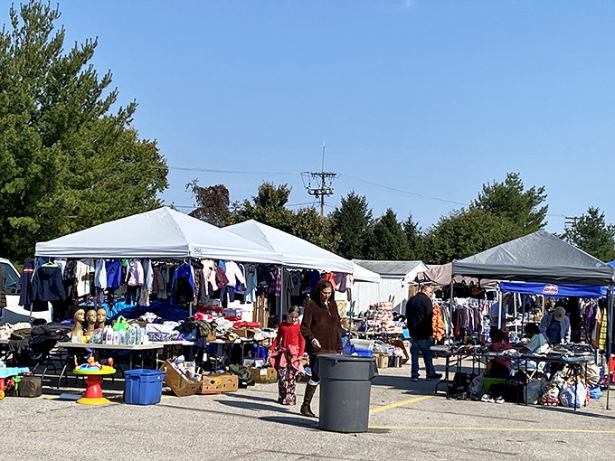 Sunny skies and great finds! Come find your next treasure at the friendly 8th Ave Flea Market in Glen Burnie.