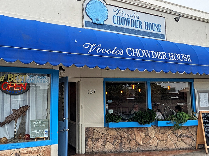 That vibrant blue exterior isn't just eye-catching—it's practically telegraphing "fresh seafood ahead" in coastal Morse code.