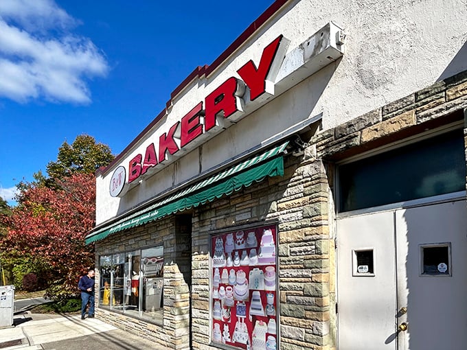 The unassuming storefront of B&W Bakery stands like a temple to carbohydrate worship. No fancy frills, just the promise of legendary baked goods inside.