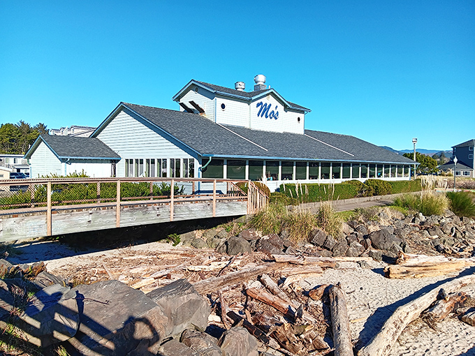 Perched at the edge of the Pacific, Mo's Lincoln City location offers more than just chowder&mdash;it serves up million-dollar ocean views with every steaming bowl.