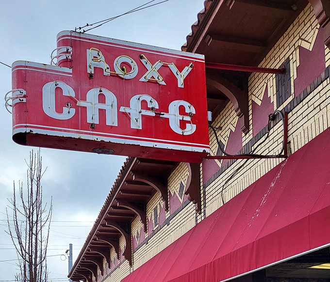 That sign just screams history! This iconic Roxy Cafe neon is a beacon for those craving the best comfort food in Michigan.