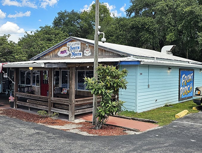 Behind this unassuming blue exterior lies Dunnellon's temple of fried chicken perfection&mdash;proof that culinary magic often hides in plain sight.