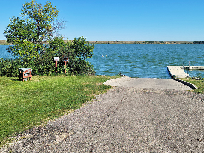 Where land meets water in perfect harmony. Beaver Lake's boat launch invites you to leave your worries on shore and drift into serenity.