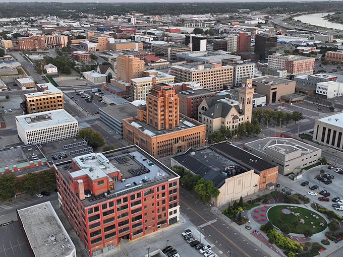 Sioux City's downtown skyline offers that perfect blend of historic brick buildings and modern architecture&mdash;urban charm without the big-city headaches.