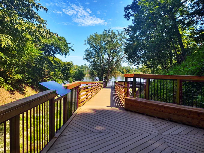 Sunlight dances across this observation deck, offering views that make you wonder why anyone bothers with screensavers when Nebraska serves up panoramas like this.