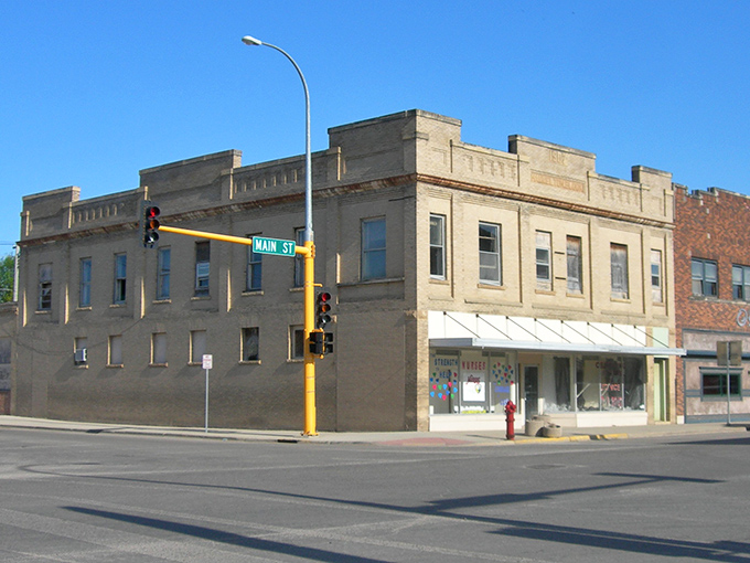 Main Street Lisbon &ndash; where traffic jams mean three cars at the stoplight and everyone still waves as they pass by.