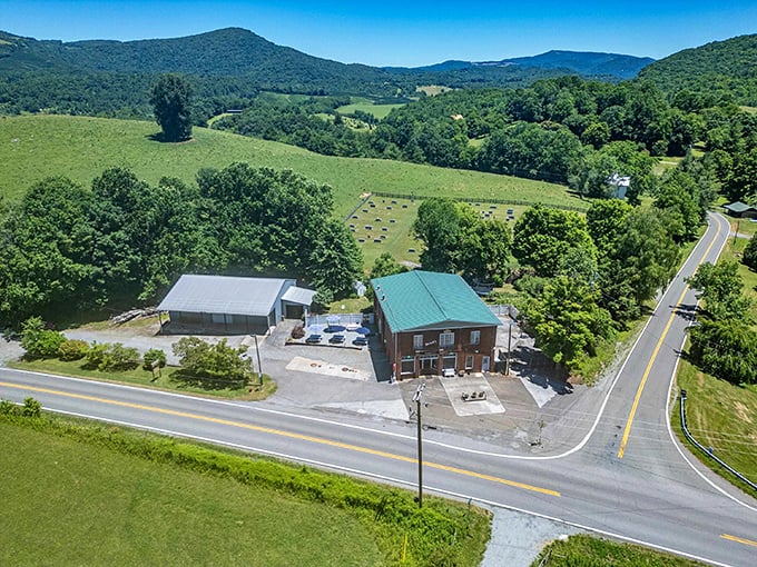 Panoramic perfection! Troutdale's rolling hills and mountain backdrop create a scene so idyllic you'll wonder if you've wandered into a Bob Ross painting.