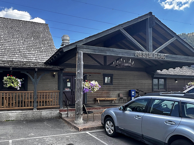 The Virginian's rustic wooden exterior isn't trying to impress you&mdash;it's saving all that energy for what happens on your plate.