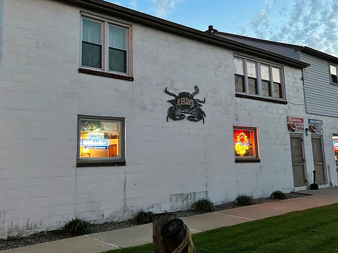 Another angle of Kelly's weathered exterior &ndash; where the best restaurants often hide behind the most modest facades.