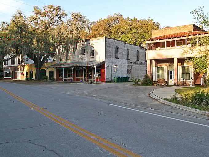 Cholokka Boulevard whispers stories of yesteryear, where historic buildings stand shoulder to shoulder under the watchful gaze of Spanish moss-draped oaks.